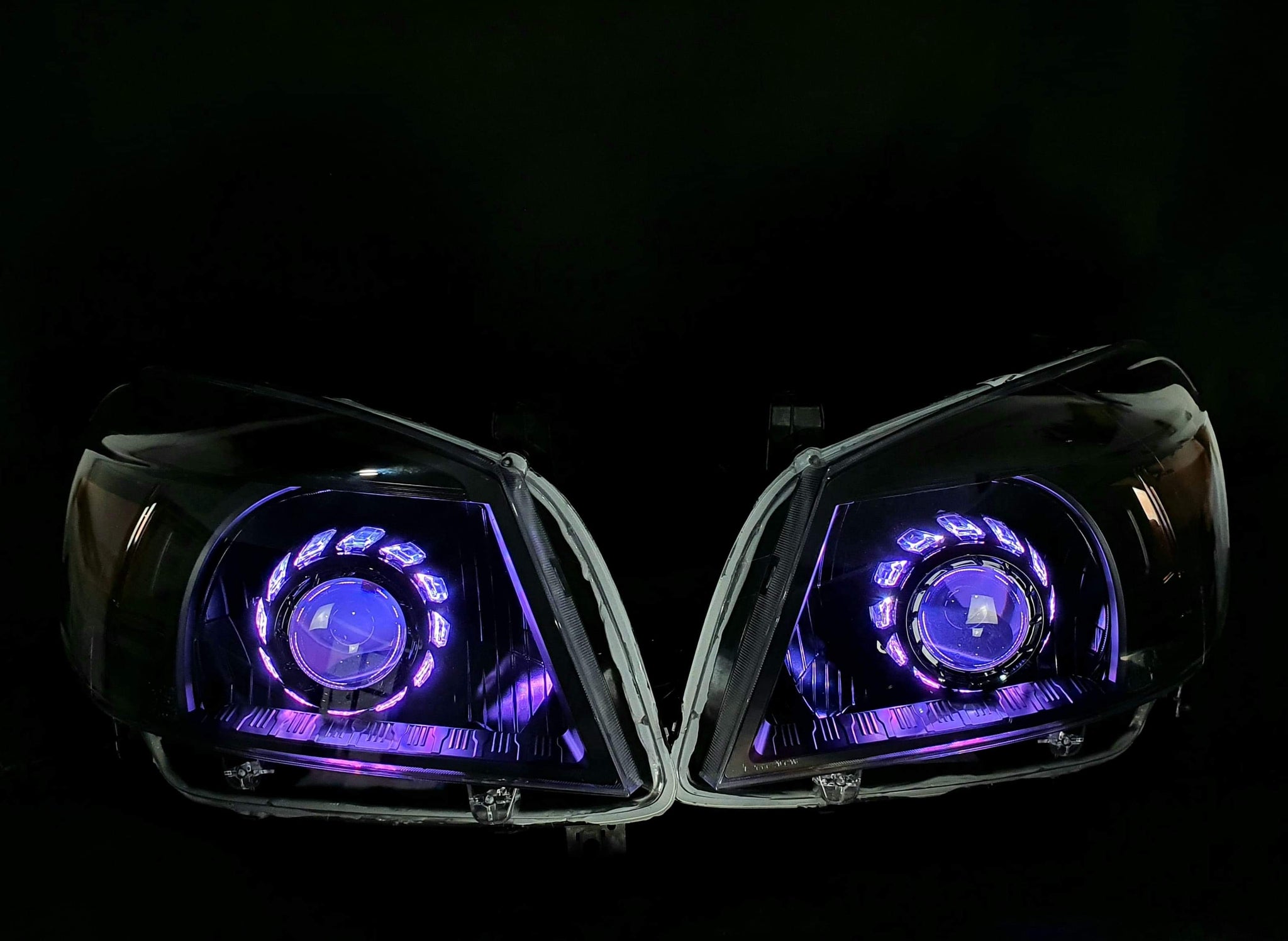 Ford RANGER PK 2009-2011 Headlights with Halo rings and Turbine Shroud ...